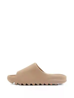 Yeezy Ridged Sole Slides - Neutrals