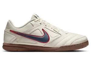 Nike Gato