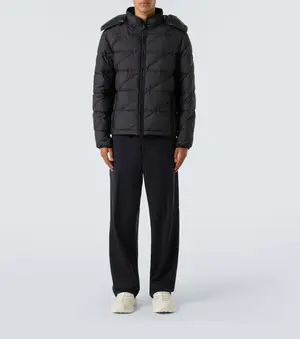 Moncler Sيروس Hooded Down Jacket