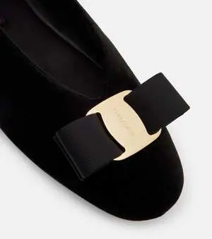 FERRAGAMO Vanna Velvet Ballerina Flats - Black