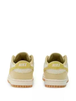 Nike Dunk Low Sneakers