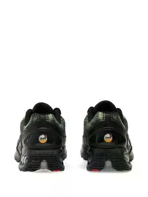 Nike Air Max Dn Sneakers - Black