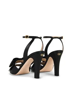 Valentino Garavani Bow Accent Stiletto Sandals - Nero