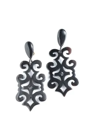 Natori Buffalo Horn Cut-out Clip-on Earrings - Black