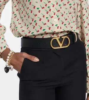 Valentino Garavani Vlogo Reversible Leather Belt