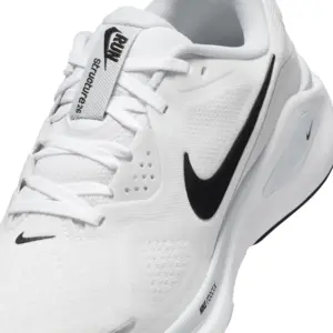 Nike Structure 26 Road Running Shoes