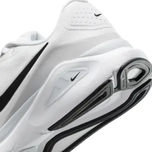 Nike Structure 26 Road Running Shoes