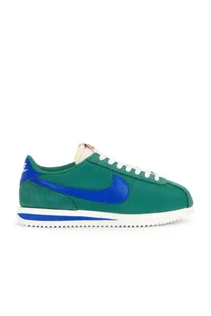 Nike Contrast Stitching Sneakers For Women