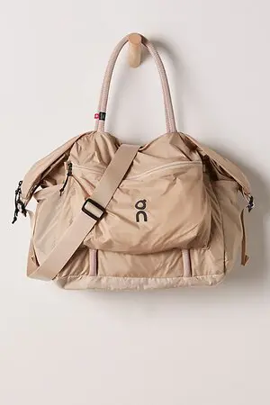 On Track Pack 35l Lite Tote - Sand
