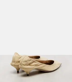 THE ROW Liisa 35 Pumps - Beige