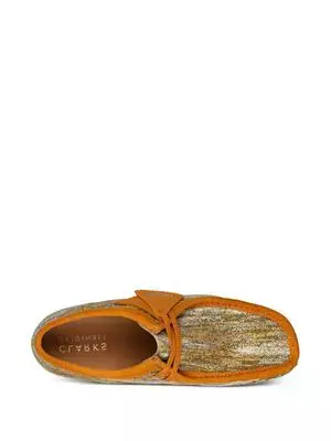 Clarks Wallabee Sand Desert Boots - Neutrals