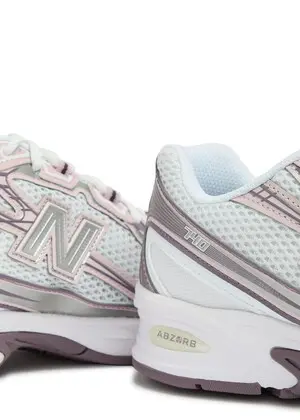 NEW BALANCE 740 Panelled Sneakers - Pink And White