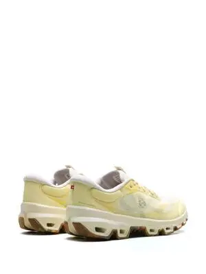 On Cloudventure 2 Loewe Sneakers - Yellow