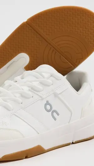 On The Roger Clubhouse Sneakers - White Ivory