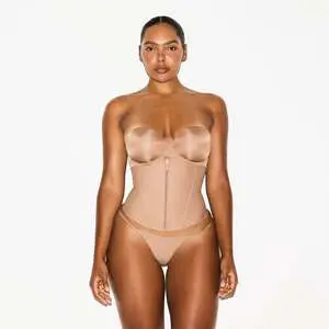 SKIMS Core Sculpt Waist Cincher | Black | | Body - Sienna