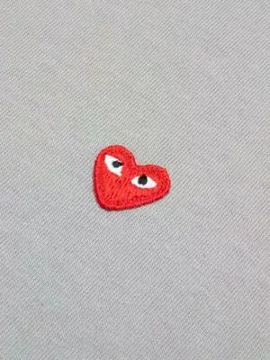 Play Comme Des Garcon Heart-patch T-shirt - Grey