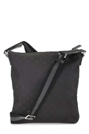 Gucci Gg Nylon Messenger Bag - Black