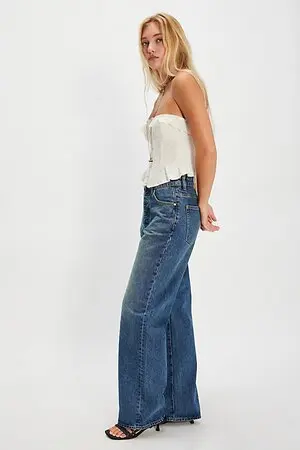 Neuw Coco Relaxed Fit Jeans - Take Off