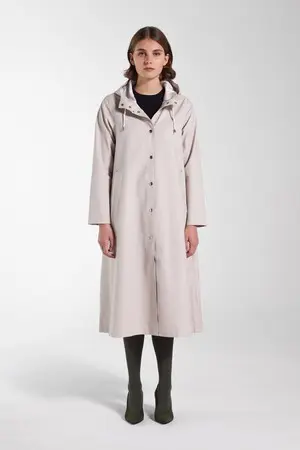 Stutterheim Mosebacke Long Raincoat - Light Sand