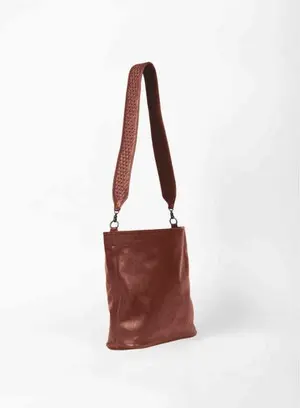 DEUX MAINS Sarah Shoulder Bag