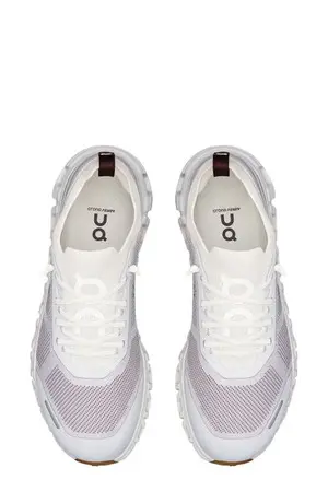 On Cloud Versa Sneaker - Ice/maroon