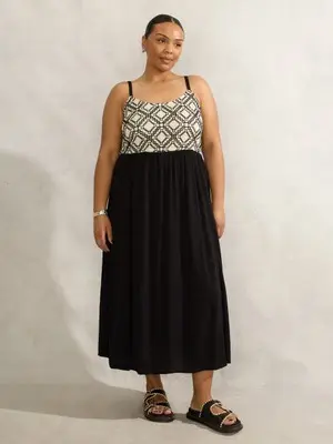 LIVE UNLIMITED Crinkled Crochet Dress - Black