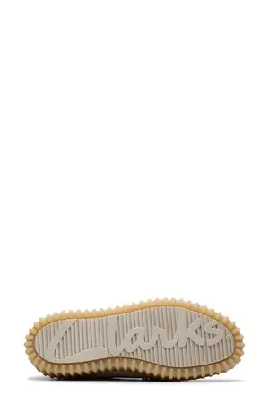 Clarks Torhill Bee Chukka Sneaker