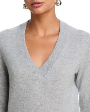 Aqua 100% Cashmere V-neck Sweater - Light Gray