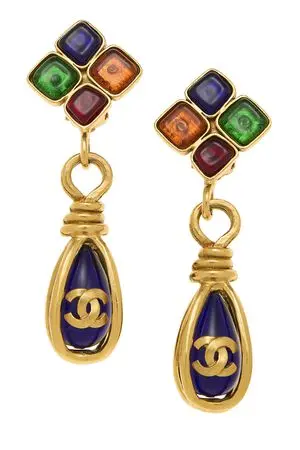 Chanel Gripoix Dangle Clip-on Earrings - Gold