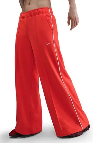 Nike Relaxed Sports Pants For Women