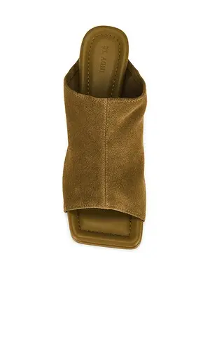 ST. AGNI Suede Arc Wedge