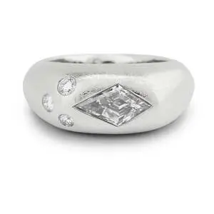 Elle Perahia Kite Diamond Ring - 14 Kt White Gold