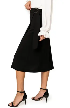 GIBSONLOOK Buckle Belted Midi Skirt