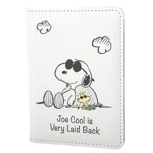 PEANUTS White And Black Passport Holder