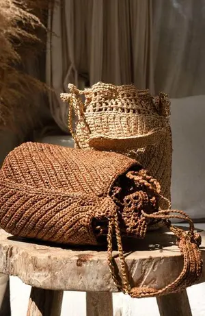 ZANATANY CONCEPTS Buckety Raffia Bag - Blue