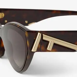 Fendi First Cat-eye Sunglasses - Brown
