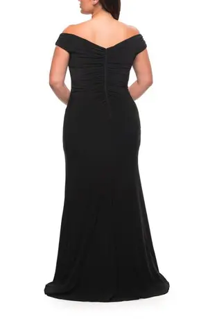 La Femme Matte Jersey Long Plus Gown With Ruching And Slit - Black