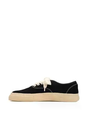 GENERAL SCALE. Kiefer Canvas Sneakers - Black