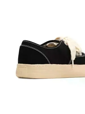 GENERAL SCALE. Kiefer Canvas Sneakers - Black