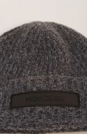 Moncler Logo Patch Virgin Wool & Cashmere Beanie - Black