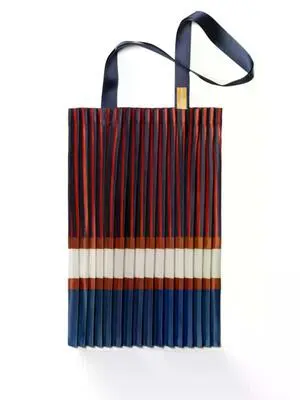 Multitudes Bags Textured Totes