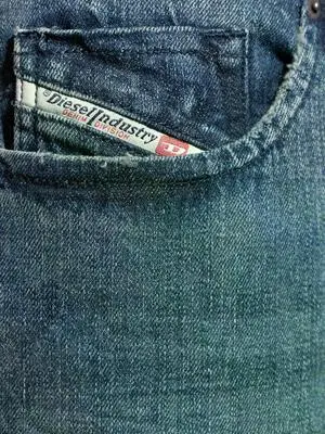 DIESEL® 1985 Larkee Jeans