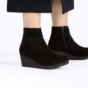 BIRKENSTOCK Ebba Suede Ankle Boots - Black/black