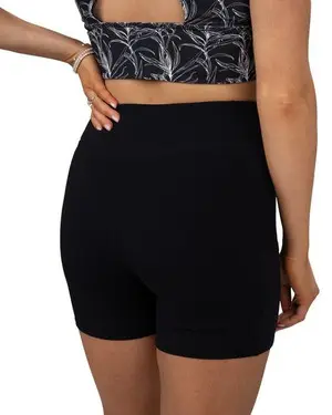BLACK CLOVER Nyx Shorts - Black
