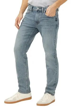 SILVER JEANS CO. Eddie Athletic Fit Tapered Jeans - Clifton