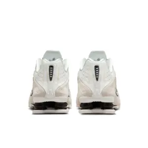 Nike Shox R4 Sneakers - White