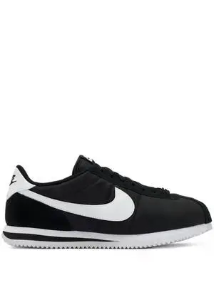 Nike Flat Sneakers For Women