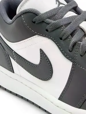 Nike Low-top Sneakers - Grey