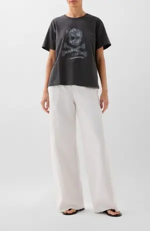 SCALPERS Blurry Skull" Graphic T-shirt