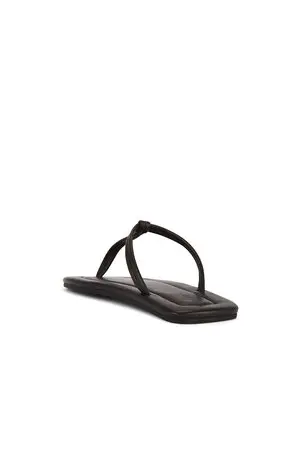 ST. AGNI T Slide Sandal